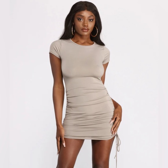 Windsor | Dresses | Windsor Ruched Side Dress | Poshmark